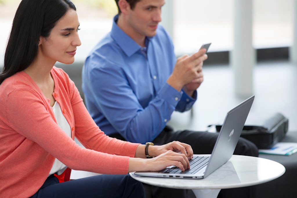 HP Sure View : une technologie pour intégrer un filtre de confidentialité